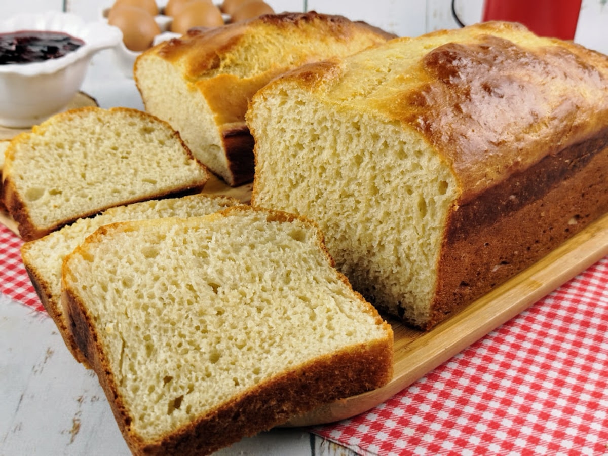 Como fazer pão caseiro lisinho, saboroso e com massa que não racha